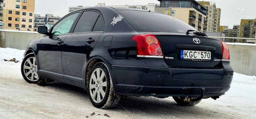 Black Toyota Avensis 2008 in Vilnius, with an engine capacity of 2.00 L and mileage of 302 thousand km for 1650 €, photo 3 on AUTOMOTO.COM.LV