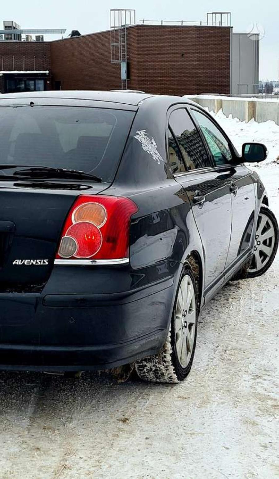 Black Toyota Avensis 2008 in Vilnius, with an engine capacity of 2.00 L and mileage of 302 thousand km for 1650 €, photo 10 on AUTOMOTO.COM.LV