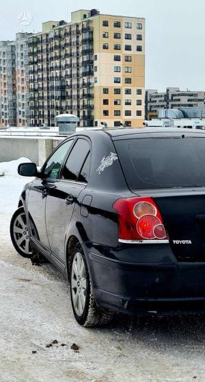 Black Toyota Avensis 2008 in Vilnius, with an engine capacity of 2.00 L and mileage of 302 thousand km for 1650 €, photo 12 on AUTOMOTO.COM.LV
