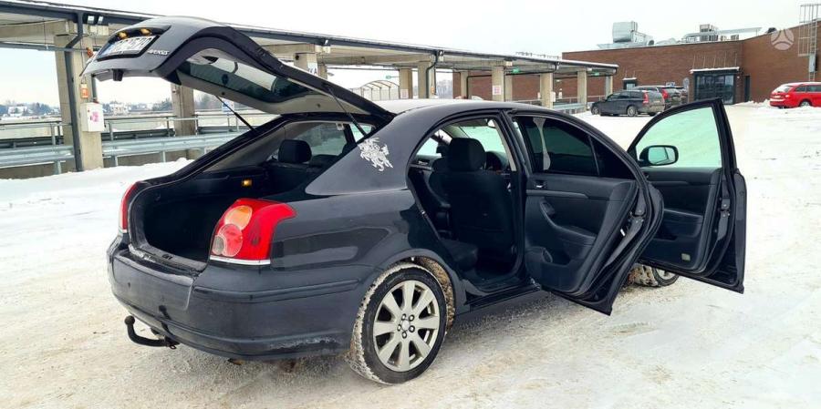 Black Toyota Avensis 2008 in Vilnius, with an engine capacity of 2.00 L and mileage of 302 thousand km for 1650 €, photo 15 on AUTOMOTO.COM.LV