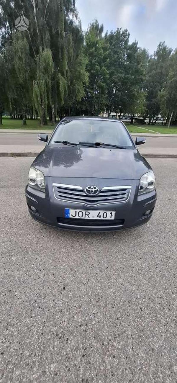 Черный Тойота Авенсис 2009 в Кедайняй, объемом двигателя 1.90 л и пробегом 400 тыс. км за 2200 €, фото 1 на AUTOMOTO.COM.LV