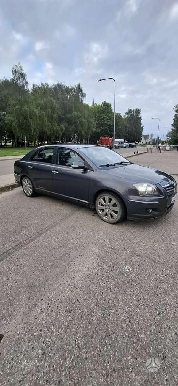 Черный Тойота Авенсис 2009 в Кедайняй, объемом двигателя 1.90 л и пробегом 400 тыс. км за 2200 €, фото 2 на AUTOMOTO.COM.LV