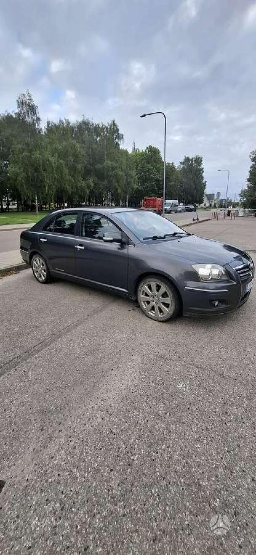 Черный Тойота Авенсис 2009 в Кедайняй, объемом двигателя 1.90 л и пробегом 400 тыс. км за 2200 €, фото 3 на AUTOMOTO.COM.LV