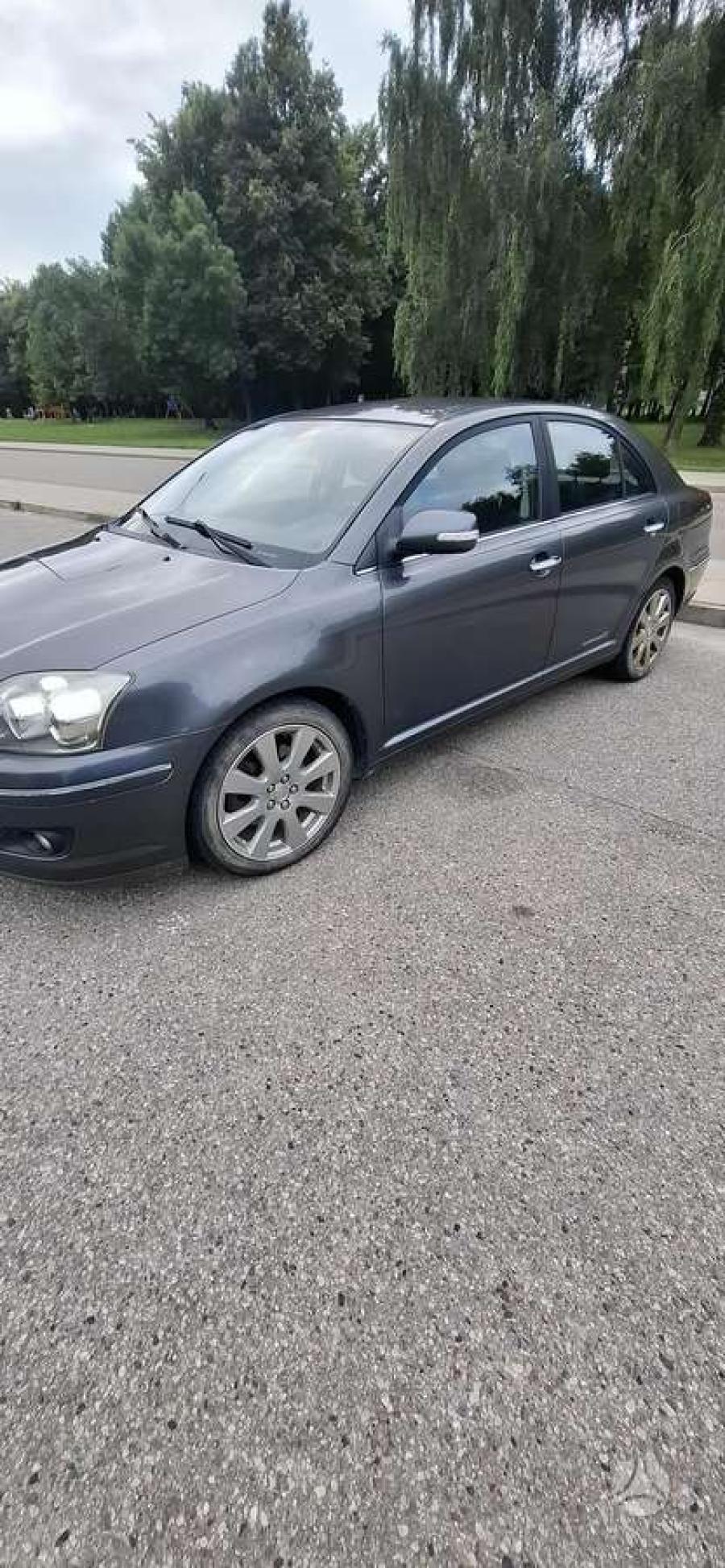 Черный Тойота Авенсис 2009 в Кедайняй, объемом двигателя 1.90 л и пробегом 400 тыс. км за 2200 €, фото 4 на AUTOMOTO.COM.LV