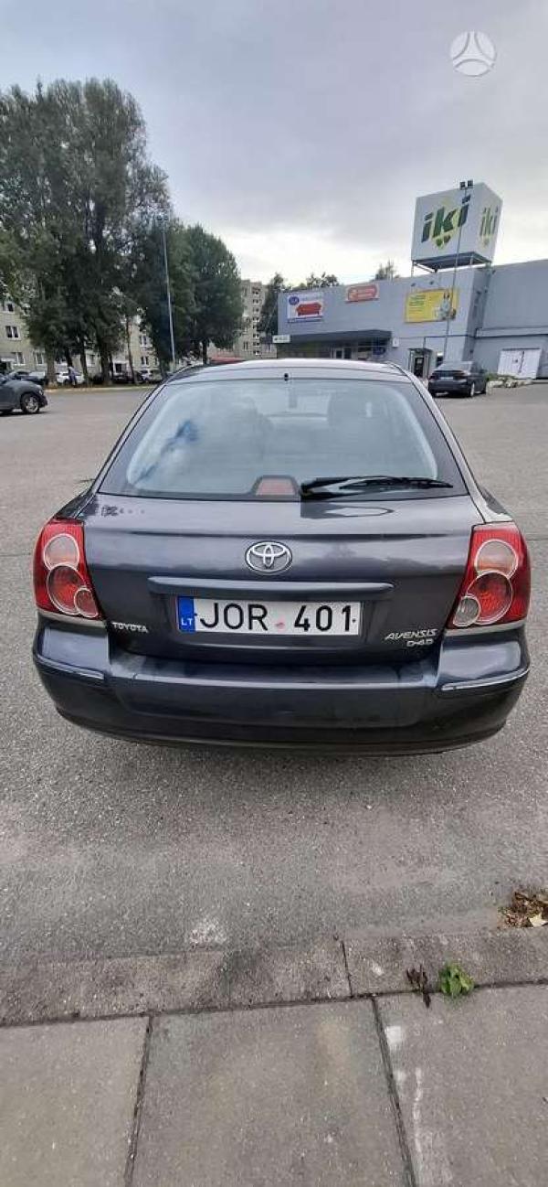 Черный Тойота Авенсис 2009 в Кедайняй, объемом двигателя 1.90 л и пробегом 400 тыс. км за 2200 €, фото 4 на AUTOMOTO.COM.LV