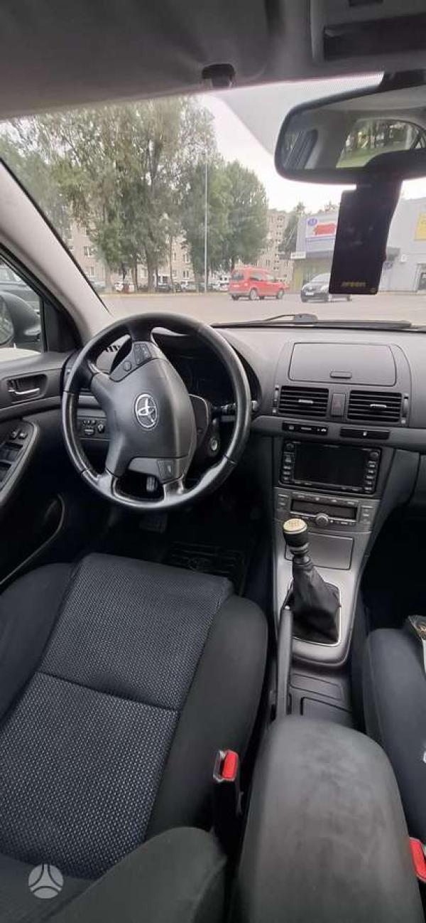 Черный Тойота Авенсис 2009 в Кедайняй, объемом двигателя 1.90 л и пробегом 400 тыс. км за 2200 €, фото 5 на AUTOMOTO.COM.LV
