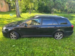 Черный Тойота Авенсис 2006 в Цесис, объемом двигателя 2.20 л и пробегом 260 тыс. км за 650 €, фото 3 на AUTOMOTO.COM.LV
