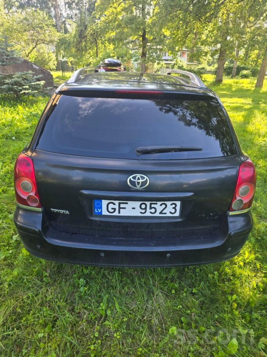 Черный Тойота Авенсис 2006 в Цесис, объемом двигателя 2.20 л и пробегом 260 тыс. км за 650 €, фото 4 на AUTOMOTO.COM.LV