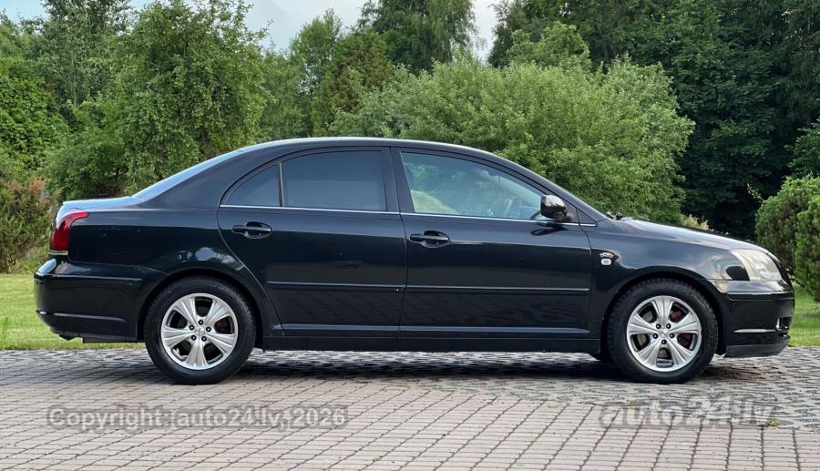 Melns Toyota Avensis 2004 Tallina, ar dzinēja tilpumu 2.00 L un nobraukumu 301 tūkst. km par 1999 €, foto 4 vietnē AUTOMOTO.COM.LV