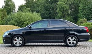 Melns Toyota Avensis 2004 Tallina, ar dzinēja tilpumu 2.00 L un nobraukumu 301 tūkst. km par 1999 €, foto 5 vietnē AUTOMOTO.COM.LV