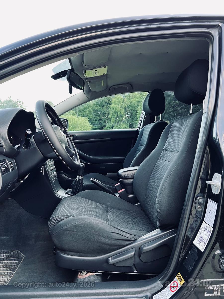 Melns Toyota Avensis 2004 Tallina, ar dzinēja tilpumu 2.00 L un nobraukumu 301 tūkst. km par 1999 €, foto 8 vietnē AUTOMOTO.COM.LV