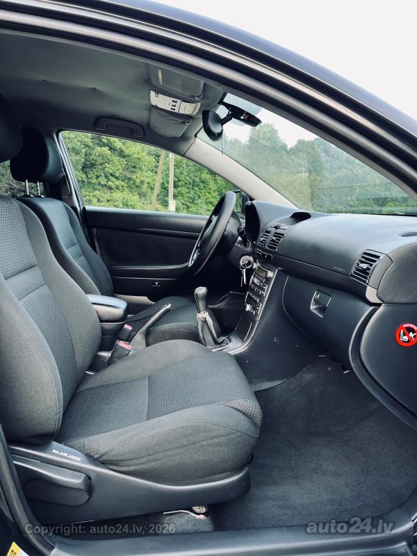 Melns Toyota Avensis 2004 Tallina, ar dzinēja tilpumu 2.00 L un nobraukumu 301 tūkst. km par 1999 €, foto 8 vietnē AUTOMOTO.COM.LV