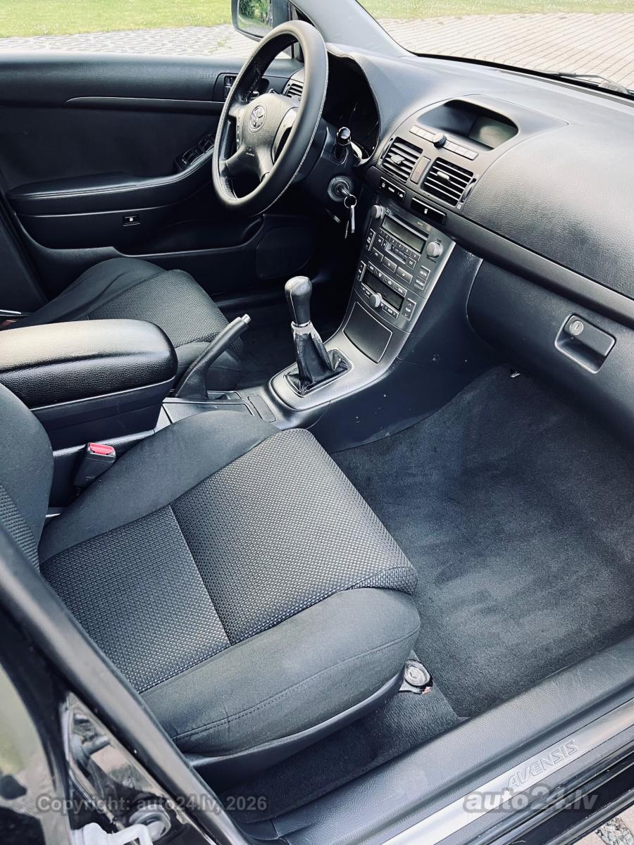 Melns Toyota Avensis 2004 Tallina, ar dzinēja tilpumu 2.00 L un nobraukumu 301 tūkst. km par 1999 €, foto 10 vietnē AUTOMOTO.COM.LV