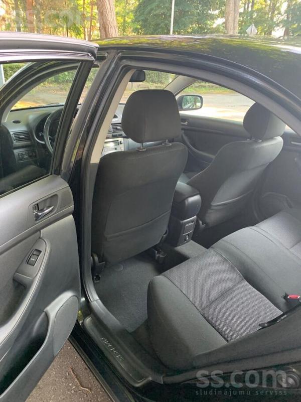 Black Toyota Avensis 2004 in Riga, with an engine capacity of 1.80 L and mileage of 150 thousand km for 1900 €, photo 6 on AUTOMOTO.COM.LV