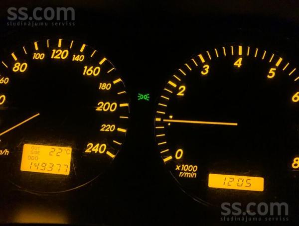 Black Toyota Avensis 2004 in Riga, with an engine capacity of 1.80 L and mileage of 150 thousand km for 1900 €, photo 7 on AUTOMOTO.COM.LV