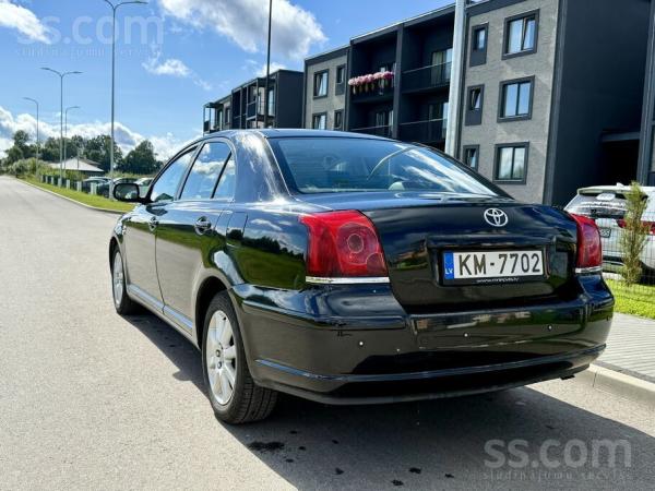 Toyota Avensis 2004 Rīga vietnē Melns Toyota Avensis 2004 Rīga, ar dzinēja tilpumu 2.00 L un nobraukumu 376 tūkst. km par 1500 €, foto 4 vietnē AUTOMOTO.COM.LV