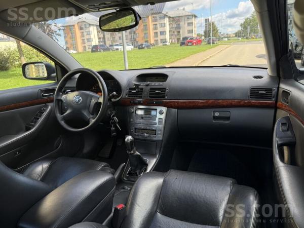 Toyota Avensis 2004 Rīga vietnē Melns Toyota Avensis 2004 Rīga, ar dzinēja tilpumu 2.00 L un nobraukumu 376 tūkst. km par 1500 €, foto 10 vietnē AUTOMOTO.COM.LV