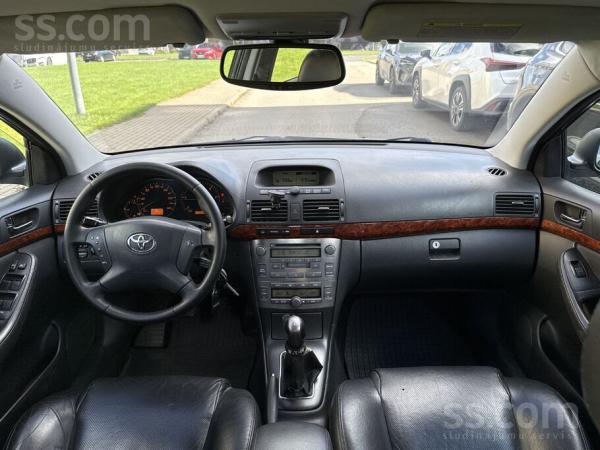 Toyota Avensis 2004 Rīga vietnē Melns Toyota Avensis 2004 Rīga, ar dzinēja tilpumu 2.00 L un nobraukumu 376 tūkst. km par 1500 €, foto 11 vietnē AUTOMOTO.COM.LV
