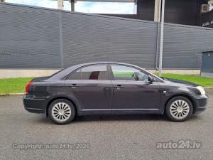 Melns Toyota Avensis 2004 Tallina, ar dzinēja tilpumu 2.00 L un nobraukumu 290 tūkst. km par 2499 €, foto 4 vietnē AUTOMOTO.COM.LV