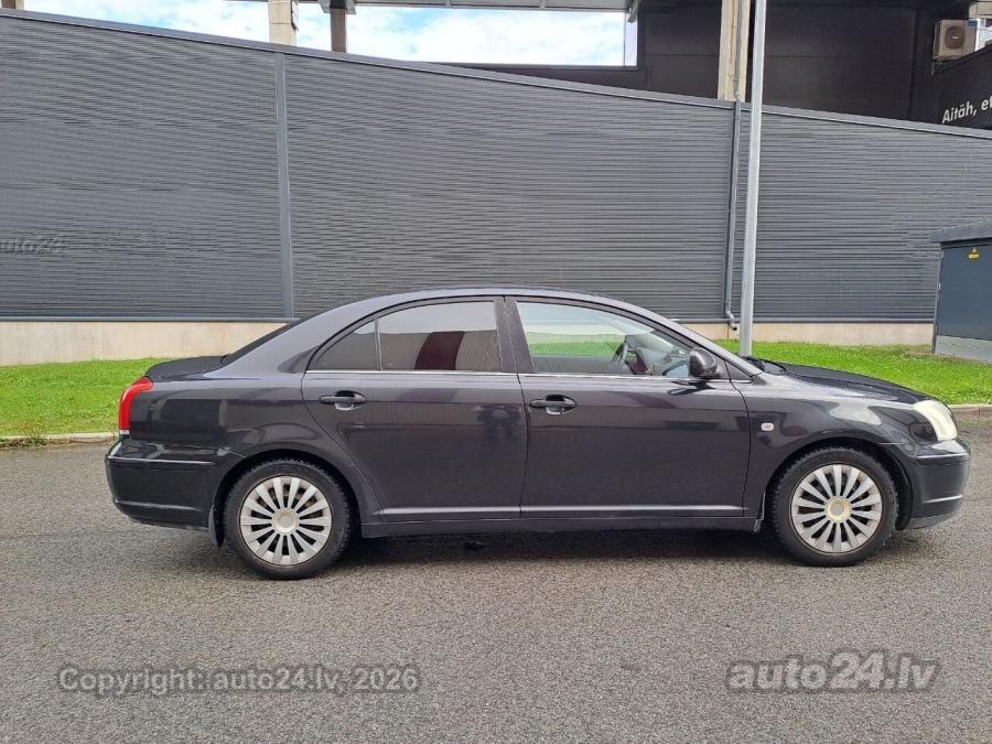 Melns Toyota Avensis 2004 Tallina, ar dzinēja tilpumu 2.00 L un nobraukumu 290 tūkst. km par 2499 €, foto 4 vietnē AUTOMOTO.COM.LV