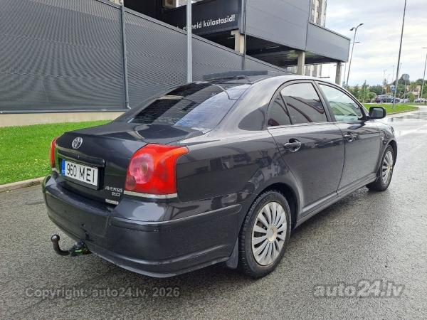 Black Toyota Avensis 2004 in Tallinn, with an engine capacity of 2.00 L and mileage of 290 thousand km for 2499 €, photo 5 on AUTOMOTO.COM.LV