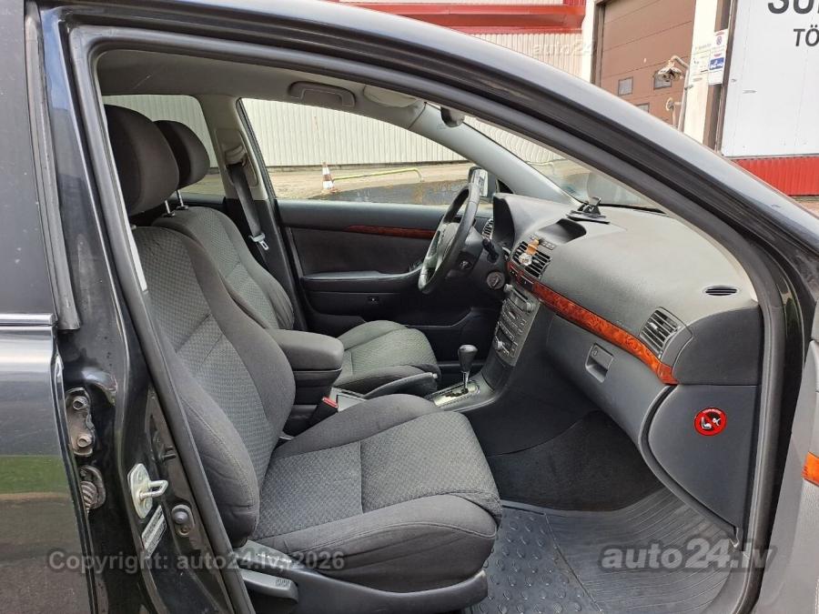 Melns Toyota Avensis 2004 Tallina, ar dzinēja tilpumu 2.00 L un nobraukumu 290 tūkst. km par 2499 €, foto 8 vietnē AUTOMOTO.COM.LV