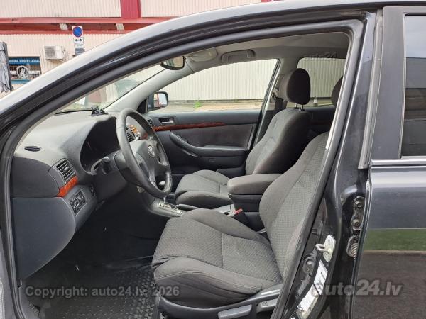 Black Toyota Avensis 2004 in Tallinn, with an engine capacity of 2.00 L and mileage of 290 thousand km for 2499 €, photo 10 on AUTOMOTO.COM.LV