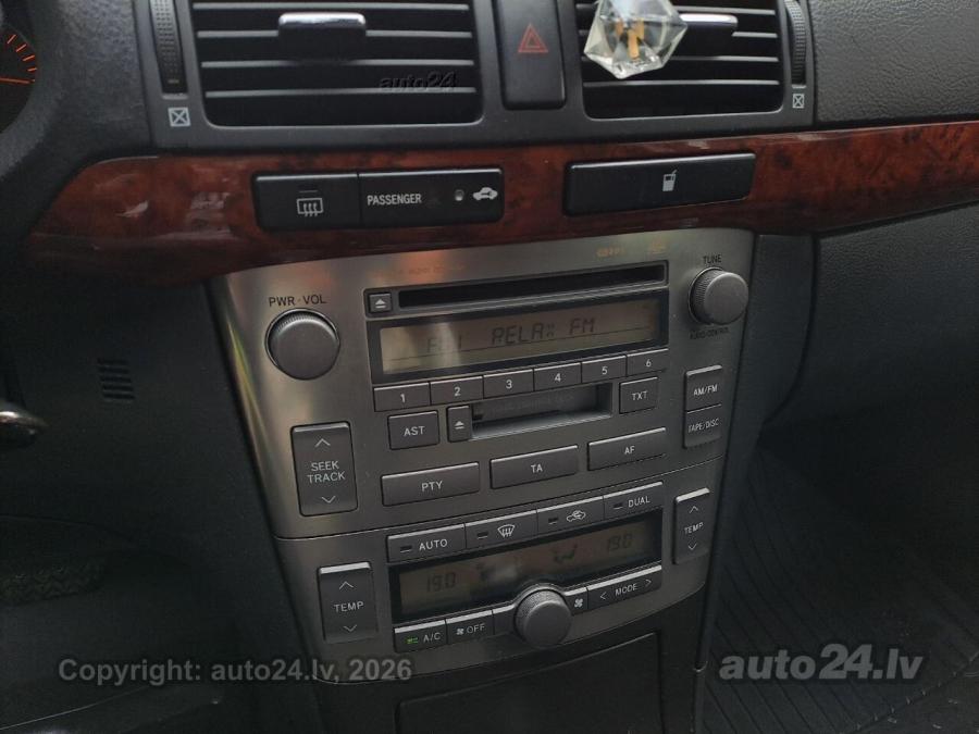 Melns Toyota Avensis 2004 Tallina, ar dzinēja tilpumu 2.00 L un nobraukumu 290 tūkst. km par 2499 €, foto 15 vietnē AUTOMOTO.COM.LV