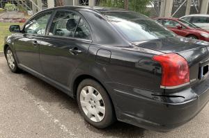 Black Toyota Avensis 2005 in Vilnius, with an engine capacity of 2.00 L and mileage of 200 thousand km for 2250 €, photo 3 on AUTOMOTO.COM.LV