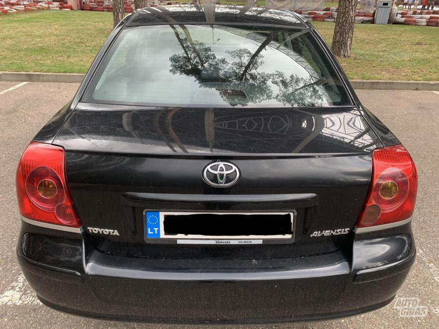 Melns Toyota Avensis 2005 Viļņa, ar dzinēja tilpumu 2.00 L un nobraukumu 201 tūkst. km par 2680 €, foto 4 vietnē AUTOMOTO.COM.LV