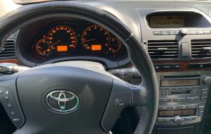 Melns Toyota Avensis 2005 Viļņa, ar dzinēja tilpumu 2.00 L un nobraukumu 201 tūkst. km par 2680 €, foto 7 vietnē AUTOMOTO.COM.LV