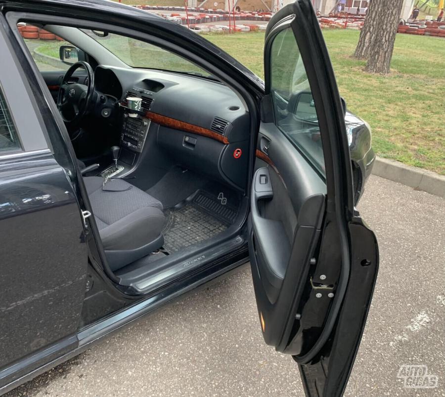 Melns Toyota Avensis 2005 Viļņa, ar dzinēja tilpumu 2.00 L un nobraukumu 201 tūkst. km par 2680 €, foto 8 vietnē AUTOMOTO.COM.LV