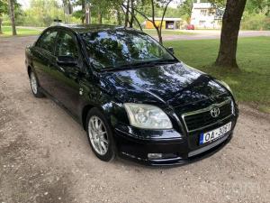 Melns Toyota Avensis 2005 Jelgava, ar dzinēja tilpumu 2.00 L un nobraukumu 287 tūkst. km par 1650 €, foto  vietnē AUTOMOTO.COM.LV