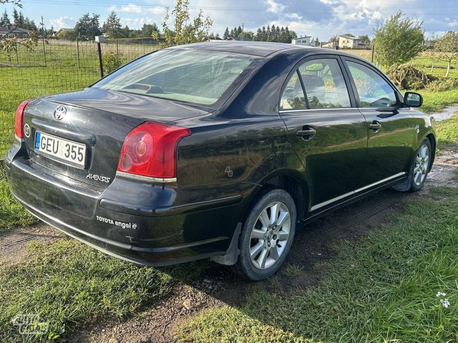 Черный Тойота Авенсис 2005 в Мариямполе, объемом двигателя 2.20 л и пробегом 333 тыс. км за 1100 €, фото 7 на AUTOMOTO.COM.LV