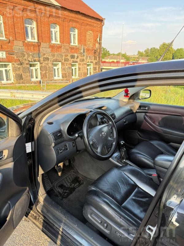 Черный Тойота Авенсис 2006 в Даугавпилс, объемом двигателя 2.20 л и пробегом 377 тыс. км за 1700 €, фото 6 на AUTOMOTO.COM.LV