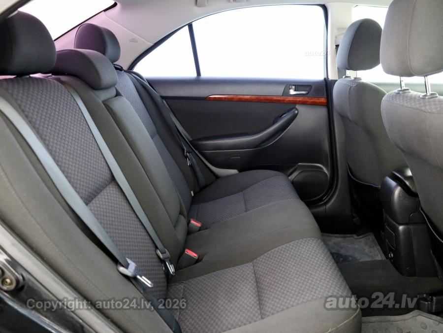 Черный Тойота Авенсис 2006 в Таллин, объемом двигателя 2.20 л и пробегом 319 тыс. км за 1699 €, фото 8 на AUTOMOTO.COM.LV