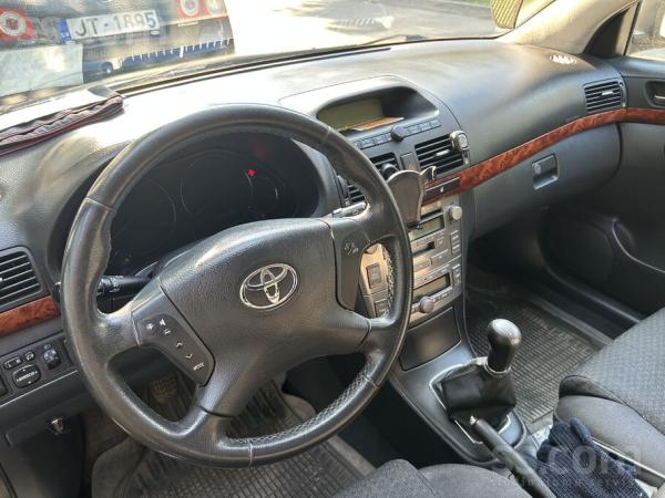 Black Toyota Avensis 2006 in Riga, with an engine capacity of 2.00 L and mileage of 253 thousand km for 2200 €, photo 5 on AUTOMOTO.COM.LV