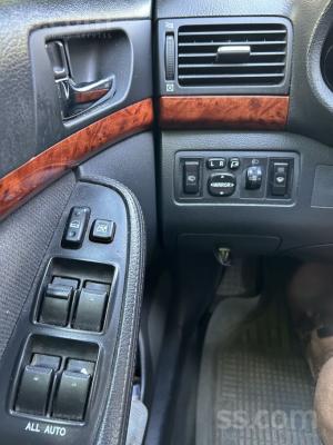 Melns Toyota Avensis 2006 Rīga, ar dzinēja tilpumu 2.00 L un nobraukumu 253 tūkst. km par 2200 €, foto 7 vietnē AUTOMOTO.COM.LV