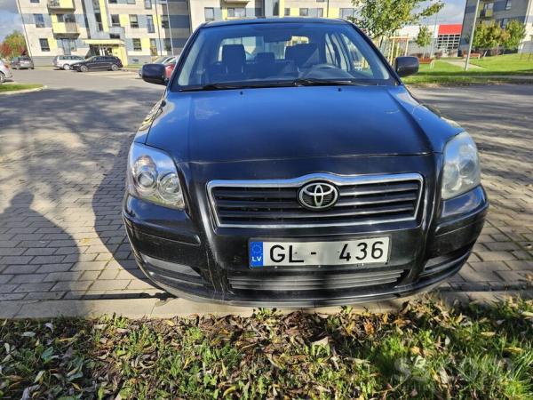 Тойота Авенсис 2006 в Валмиера на AUTOMOTO.COM.LV Черный Тойота Авенсис 2006 в Валмиера, объемом двигателя 2.00 л и пробегом 198 тыс. км за 1550 €, фото 5 на AUTOMOTO.COM.LV