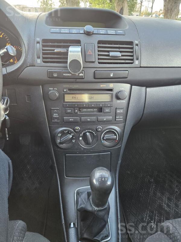 Тойота Авенсис 2006 в Валмиера на AUTOMOTO.COM.LV Черный Тойота Авенсис 2006 в Валмиера, объемом двигателя 2.00 л и пробегом 198 тыс. км за 1550 €, фото 10 на AUTOMOTO.COM.LV