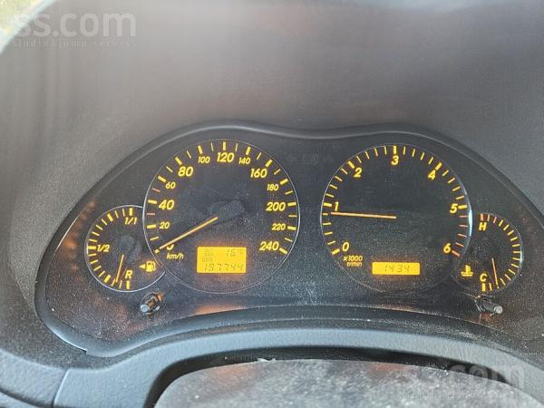 Тойота Авенсис 2006 в Валмиера на AUTOMOTO.COM.LV Черный Тойота Авенсис 2006 в Валмиера, объемом двигателя 2.00 л и пробегом 198 тыс. км за 1550 €, фото 11 на AUTOMOTO.COM.LV