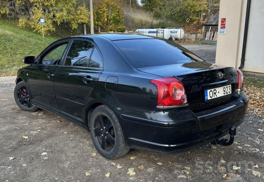 Черный Тойота Авенсис 2006 в Резекне, объемом двигателя 2.20 л и пробегом 314 тыс. км за 1950 €, фото 6 на AUTOMOTO.COM.LV