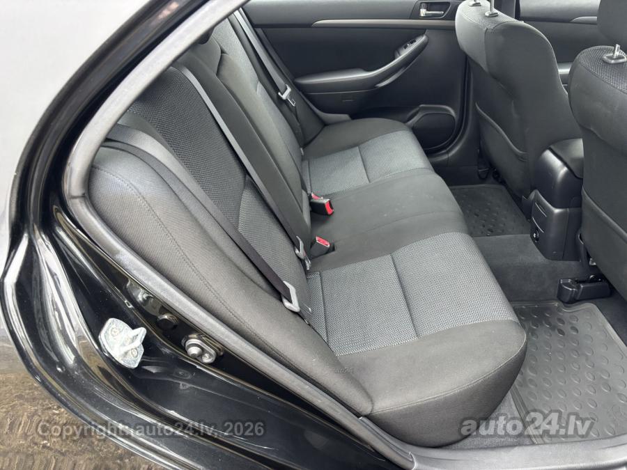 Black Toyota Avensis 2008 in Tallinn, with an engine capacity of 1.80 L and mileage of 119 thousand km for 5400 €, photo 9 on AUTOMOTO.COM.LV