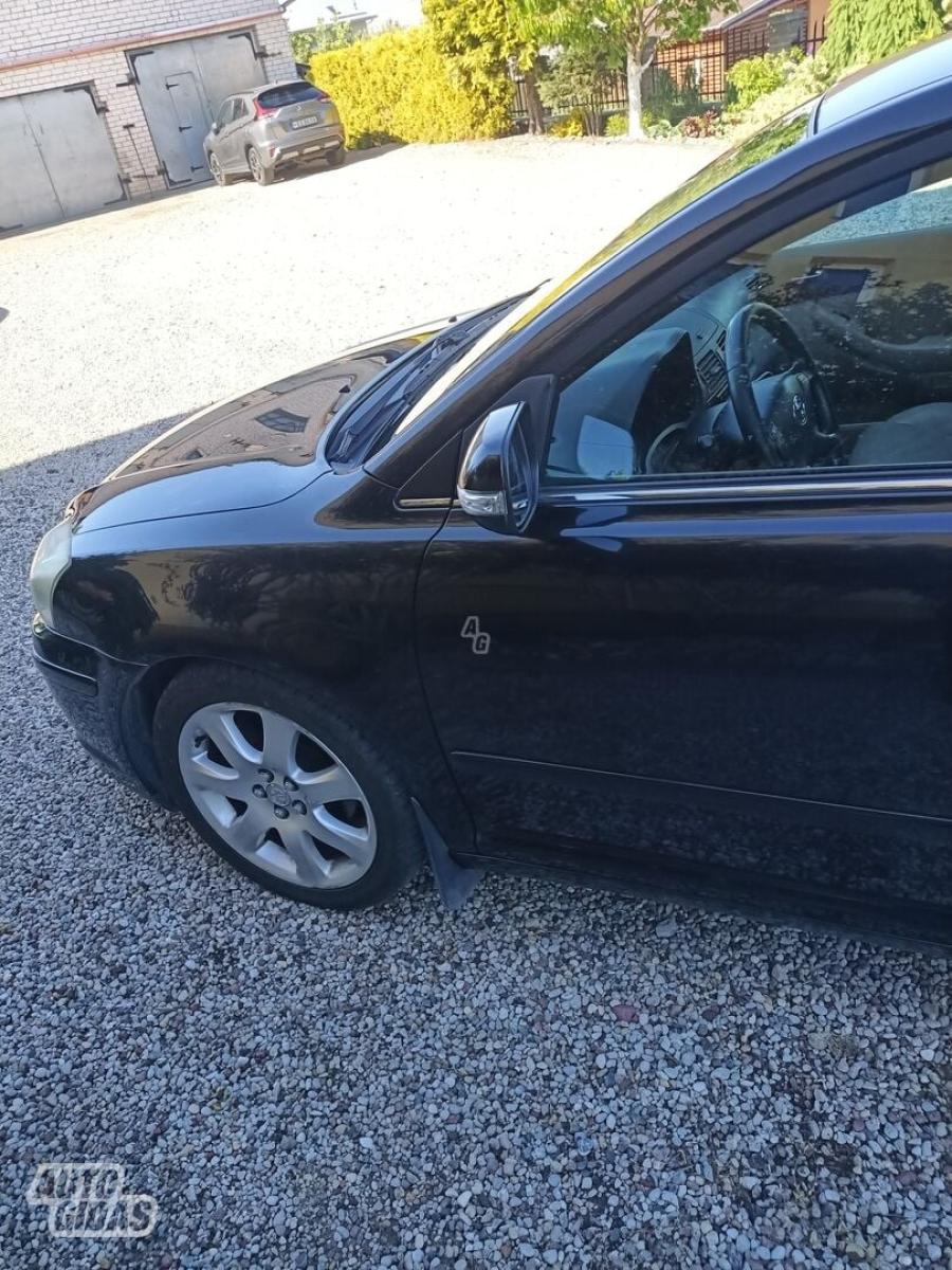 Melns Toyota Avensis 2008 Alīta, ar dzinēja tilpumu 2.00 L un nobraukumu 253 tūkst. km par 3200 €, foto 19 vietnē AUTOMOTO.COM.LV