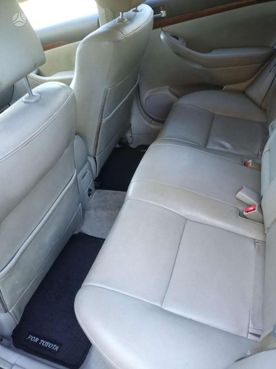 Melns Toyota Avensis 2008 Alīta, ar dzinēja tilpumu 2.00 L un nobraukumu 253 tūkst. km par 2650 €, foto 12 vietnē AUTOMOTO.COM.LV