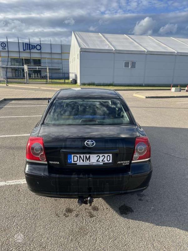 Melns Toyota Avensis 2008 Viļņa, ar dzinēja tilpumu 2.00 L un nobraukumu 307 tūkst. km par 2750 €, foto 4 vietnē AUTOMOTO.COM.LV