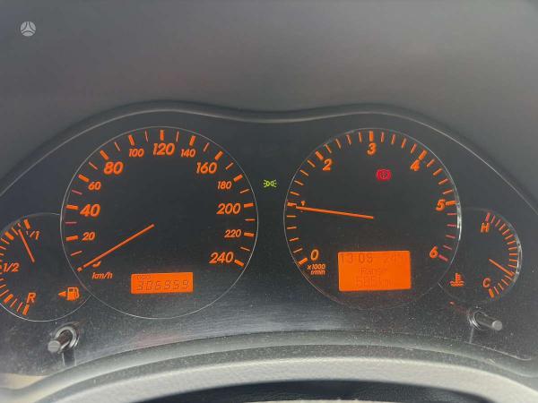 Melns Toyota Avensis 2008 Viļņa, ar dzinēja tilpumu 2.00 L un nobraukumu 307 tūkst. km par 2750 €, foto 9 vietnē AUTOMOTO.COM.LV