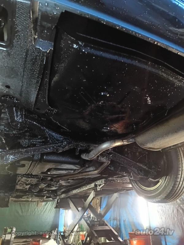 Black Toyota Avensis 2008 in Tallinn, with an engine capacity of 1.80 L and mileage of 119 thousand km for 5400 €, photo 10 on AUTOMOTO.COM.LV