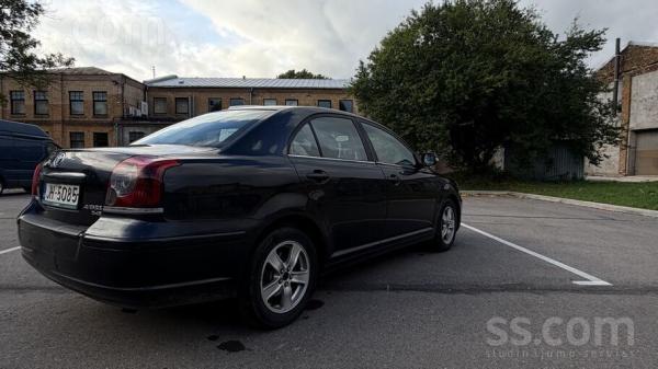 Black Toyota Avensis 2008 in Riga, with an engine capacity of 2.00 L and mileage of 270 thousand km for 1900 €, photo 5 on AUTOMOTO.COM.LV