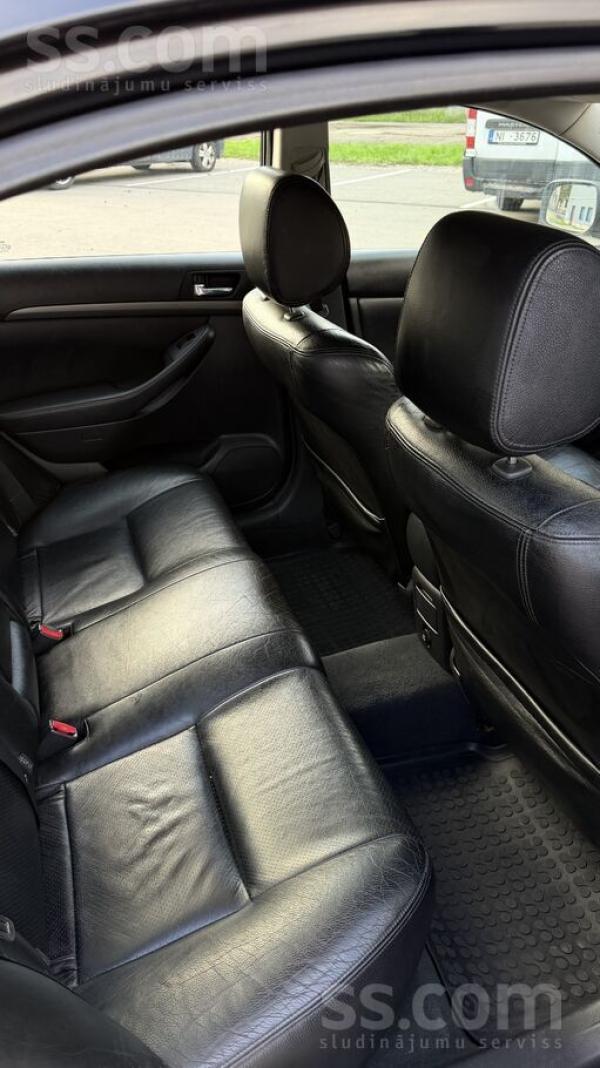 Black Toyota Avensis 2008 in Riga, with an engine capacity of 2.00 L and mileage of 270 thousand km for 1900 €, photo 9 on AUTOMOTO.COM.LV